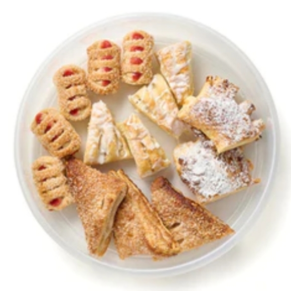 Tupperware | Kitchen | Tupperware 2 Round Pie Food Storage Container ...